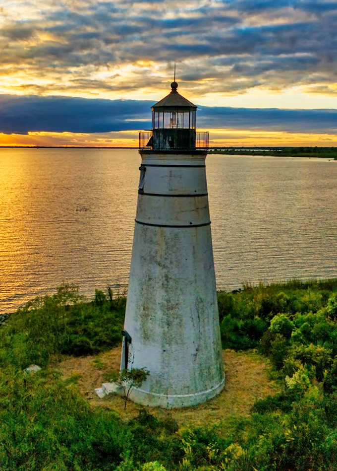 When golden hour hits the Tchefuncte, the water transforms into liquid amber, making even seasoned photographers weak at the knees.