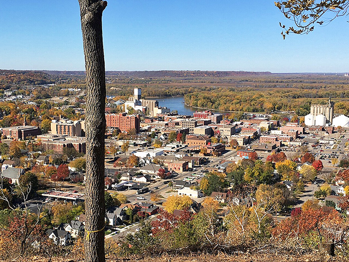 Fall in Red Wing paints the town in colors so vibrant, they'd make Vermont jealous. The Mississippi River adds that perfect blue accent.