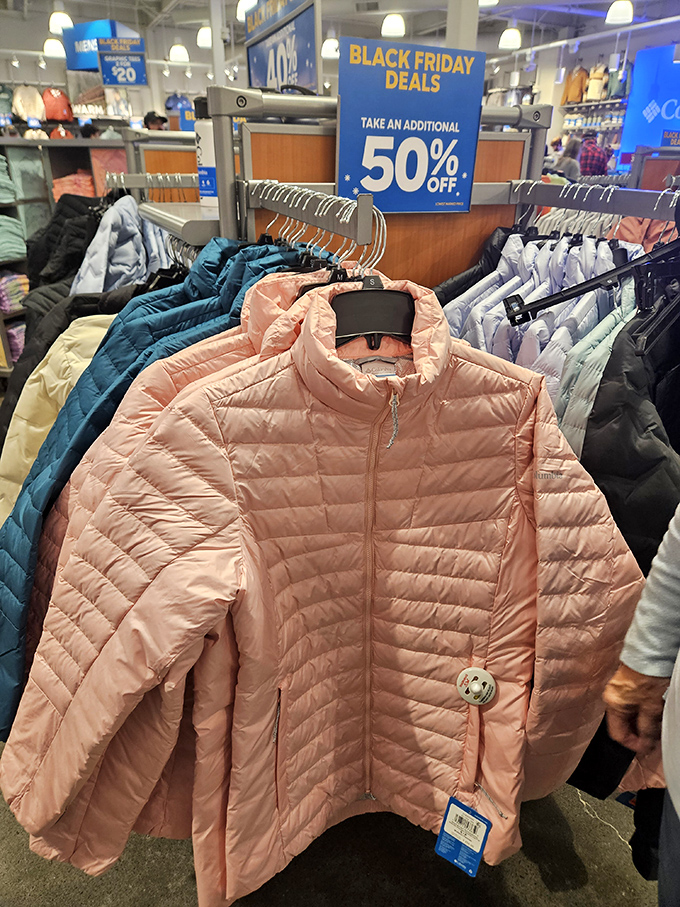 The thrill of the hunt! Black Friday deals transform ordinary jackets into must-have treasures that whisper, "You'll look fabulous in the Smokies."