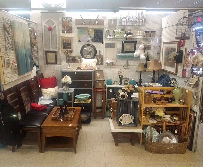 A perfectly curated booth where every item tells a story. That "HOME" pillow isn't just decor – it's someone's future conversation starter.