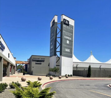 The Gigantic Outlet Mall In Oklahoma That Could Take You All Day To Explore