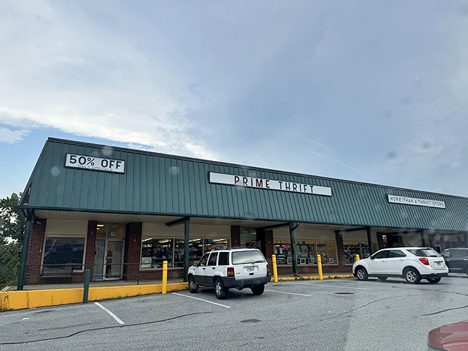 Score big savings! This massive Delaware thrift shop has 50% off deals waiting for you. Happy thrifting!