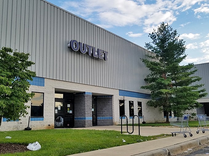 The unassuming exterior hides a treasure hunter's paradise. Like a culinary hole-in-the-wall with the best food, appearances can be delightfully deceiving.