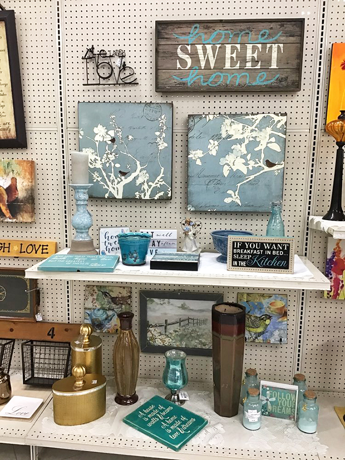 Home decor heaven! These turquoise accents and "Home Sweet Home" signs are just waiting to transform someone's living space.
