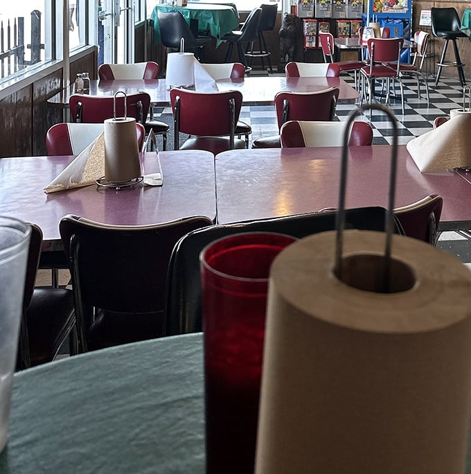 Simple tables with paper towel rolls standing at attention&mdash;the universal signal that you're about to eat something worth getting messy for.