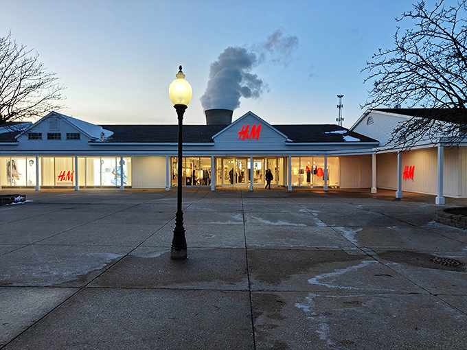 H&M's evening glow creates the perfect backdrop for late-day bargain hunting. Even the streetlamp seems to be pointing you toward fashion deals.