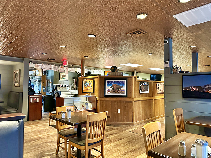 Warm wood paneling and that classic pressed tin ceiling – the restaurant equivalent of your favorite flannel shirt.