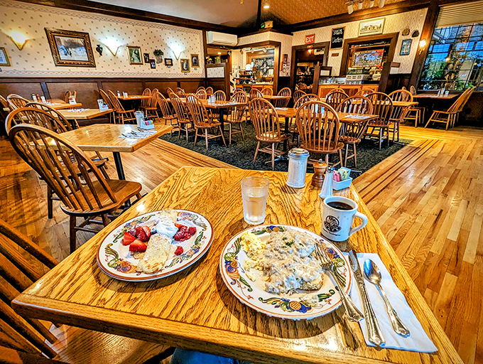 Warm wood tones, Windsor chairs, and that unmistakable buzz of happy diners &ndash; breakfast doesn't get more inviting than this.