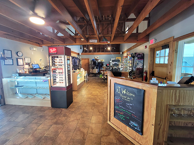 Step inside and the rustic wooden beams tell you this place means business&mdash;seafood business, that is. No pretension, just maritime authenticity.
