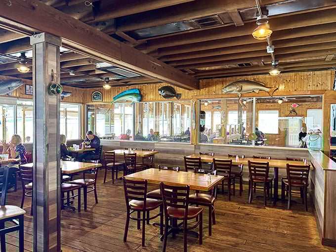 Wooden paneling, mounted fish, and tables that have hosted thousands of "OMG this is good" moments&mdash;the quintessential coastal dining experience.