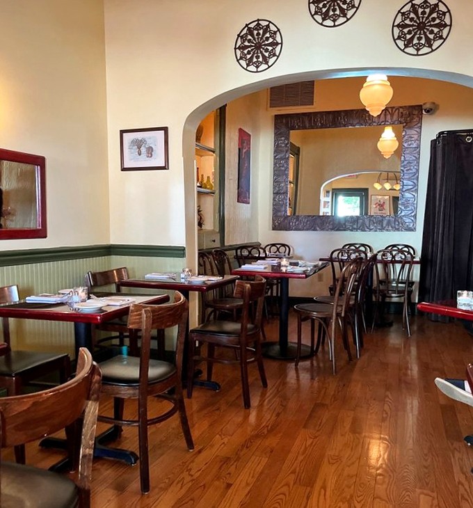 This dining room proves that fancy doesn't mean stuffy &ndash; just good taste meeting comfortable chairs.