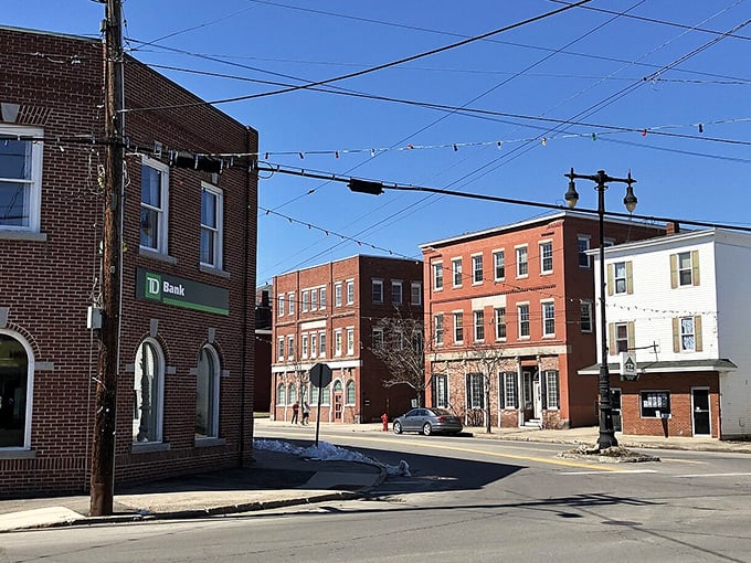 Downtown Farmington proves that "charming" and "affordable" aren't mutually exclusive concepts. The string lights are just waiting for evening to make their grand entrance.