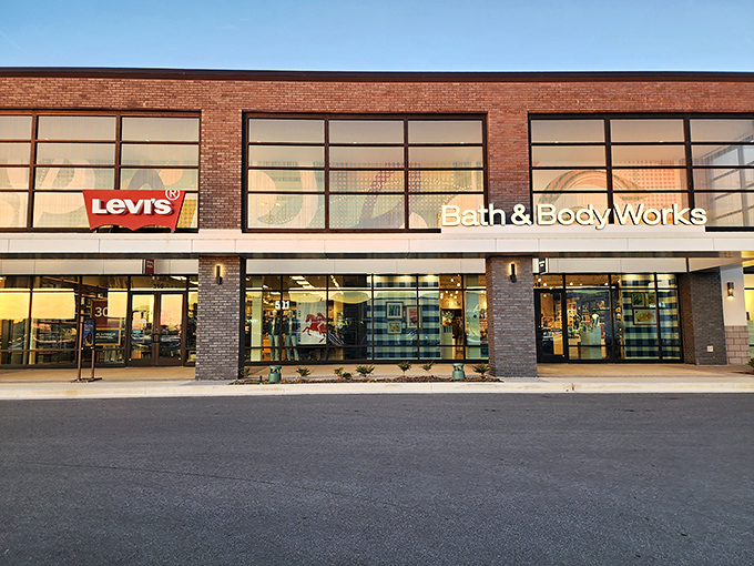 Levi's and Bath & Body Works stand side-by-side like old friends &ndash; one clothes you, one makes you smell fantastic. Retail symbiosis at its finest.