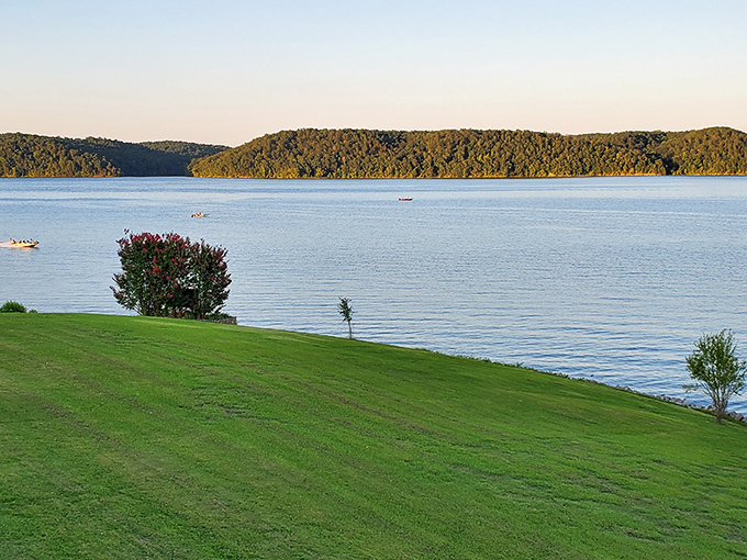 Nature's infinity pool where three states meet. This isn't a desktop wallpaper&mdash;it's your next weekend getaway.