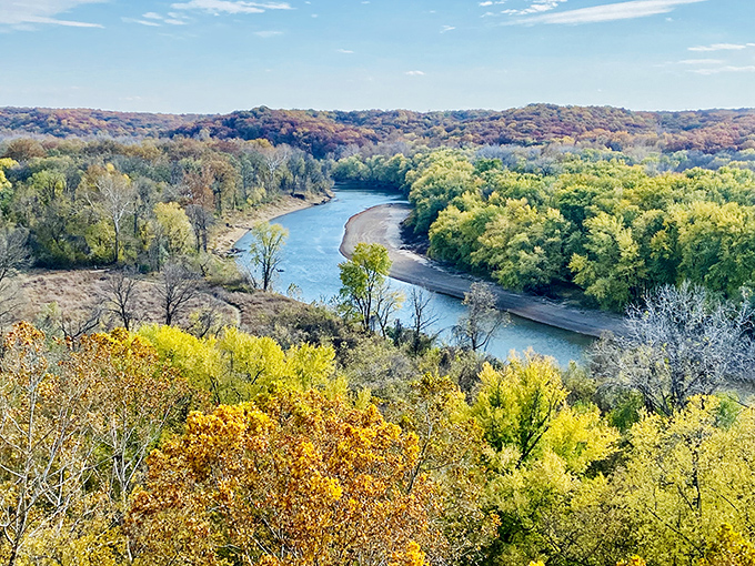 Mother Nature's own IMAX experience &ndash; sweeping vistas of the Meramec Valley that make you forget you're just a short drive from suburbia.