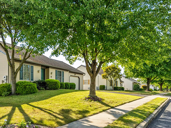 Arbor Gate's well-maintained homes offer the perfect balance of privacy and community. Like Mr. Rogers' neighborhood, but with better parking options!