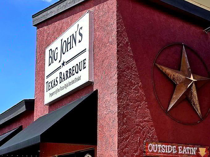 Big John's red exterior and Texas star announce its BBQ intentions as boldly as the flavors inside.