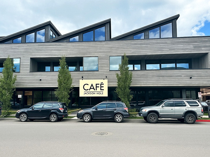 Modern meets mountain at Caf&eacute; Jackson Hole. The sleek design says "fancy," but the prices whisper "come on in, neighbor."