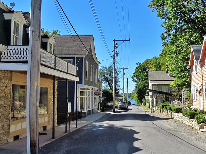 Elsah's main street whispers stories of yesteryear, where every stone cottage seems to have its own chapter.