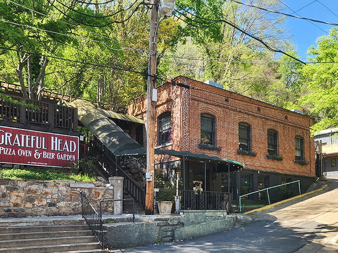 Nestled into the hillside, Grateful Head's historic brick building houses pizza dreams that would make Jerry Garcia proud.