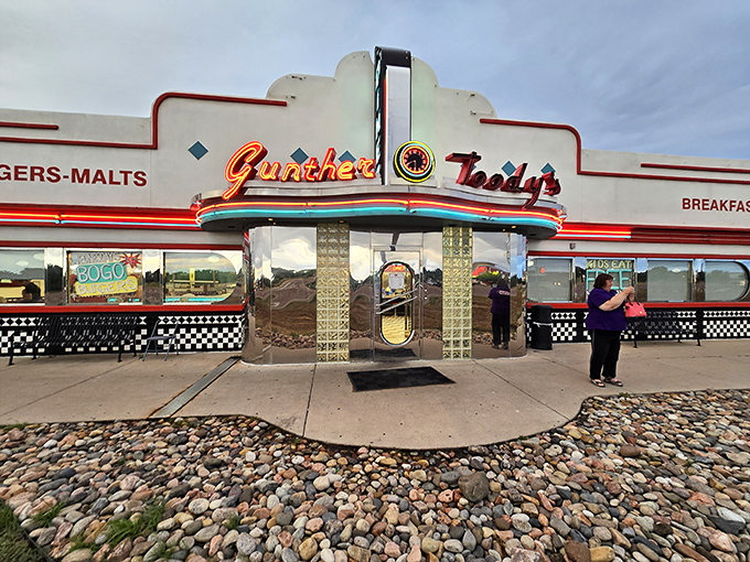 Like finding a ruby in the Rockies! This red-trimmed retro palace promises comfort food that'll make your cardiologist nervous but your soul happy.