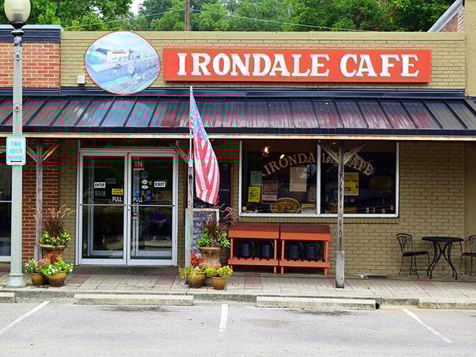 The Irondale Cafe's charming storefront, where fried green tomatoes went from Southern secret to silver screen fame.