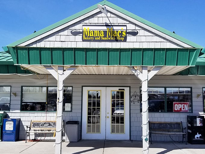 Mama Mac's charming cottage-style building invites you in with promises of freshly baked bread and sandwich perfection.