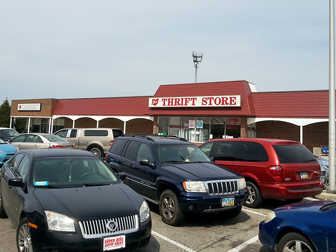 Ohio Thrift's iconic red roof stands out like a beacon for bargain hunters. The full parking lot tells you the secret's already out.