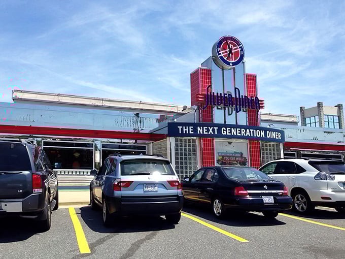 Pulling into the Silver Diner in Greenbelt for a great time! This Maryland landmark has all the retro vibes.