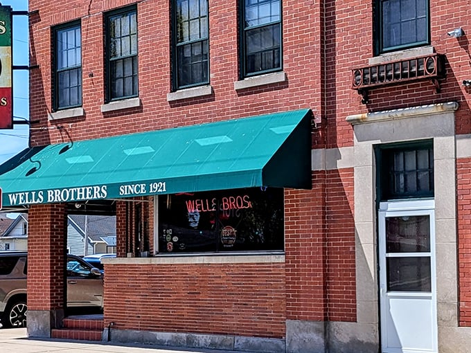 Wells Brothers' vintage storefront hasn't changed much since 1921. Some traditions are too delicious to update!