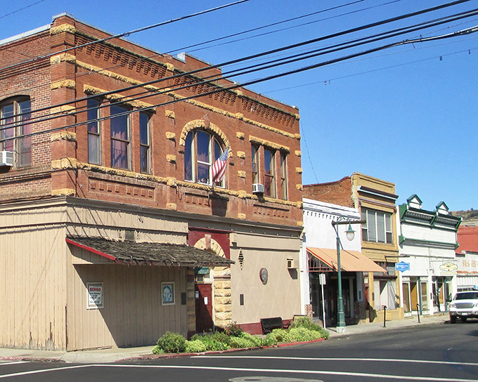 Yreka's well-preserved brick buildings tell stories of Gold Rush days, while offering modern comforts at prices that won't break your retirement budget.