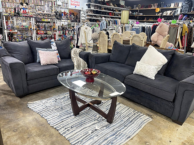 Love this stylish living room set-up! Scoring amazing finds on comfy sofas and cool rugs. Time for a decor upgrade!