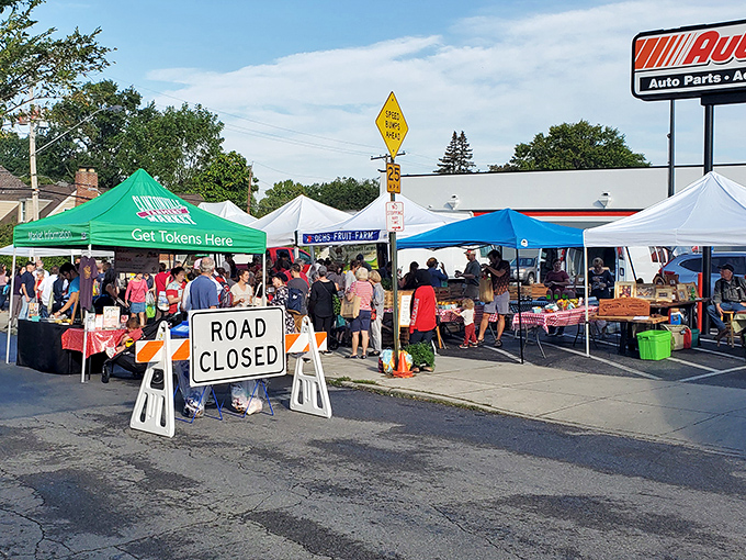 The weekend warriors of Clintonville Farmers' Market arrive armed with tents and nature's bounty. Your grocery list doesn't stand a chance against this display!