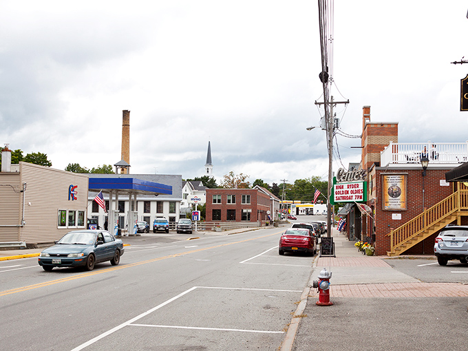 Small-town America at its finest! Dover-Foxcroft's historic buildings and unhurried pace offer a refreshing alternative to costly urban living.