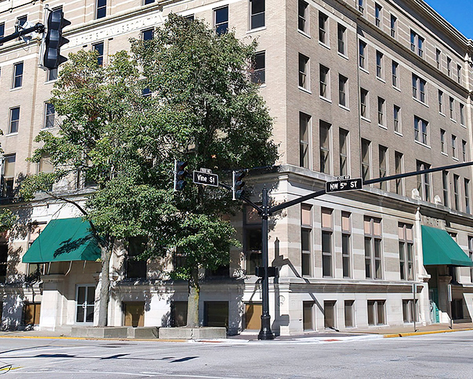 This charming city proves that brick buildings and friendly faces never go out of style.