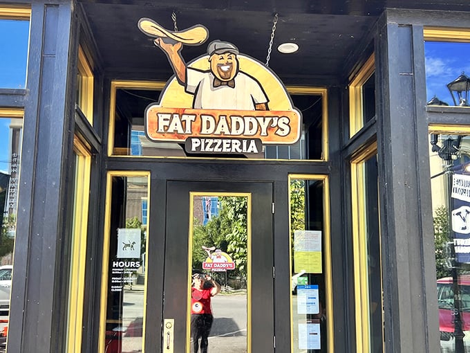 The cheerful pizza chef logo says it all &ndash; Fat Daddy's is serious about fun and even more serious about pizza.