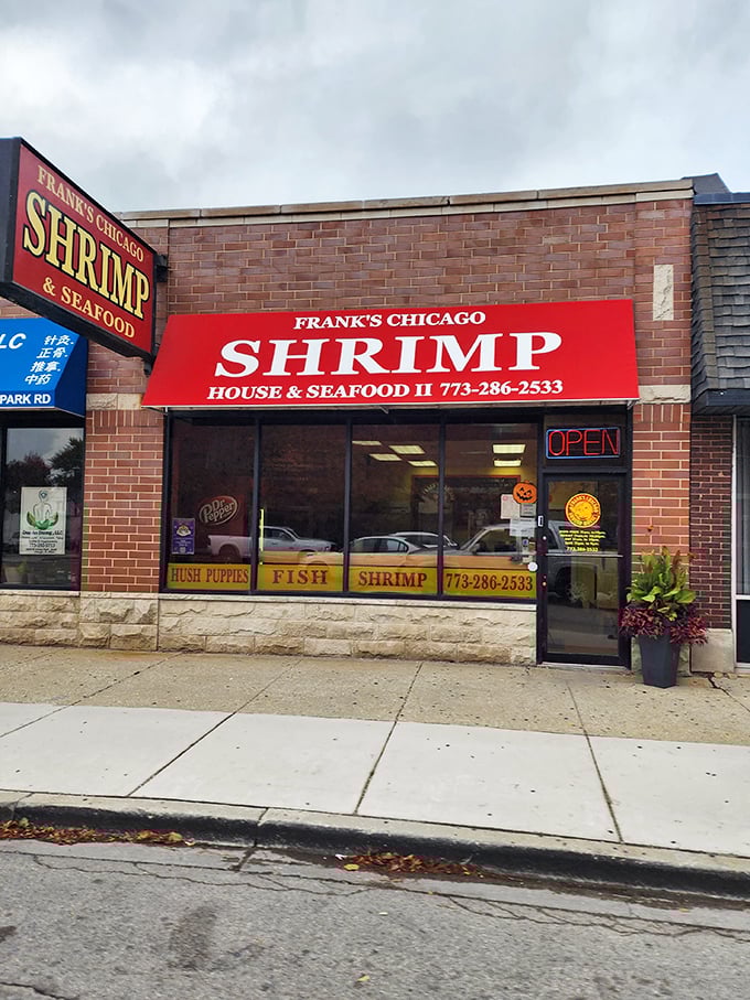 At Frank's Chicago Shrimp House, simplicity reigns supreme. Sometimes the best things come in plain brick packages.