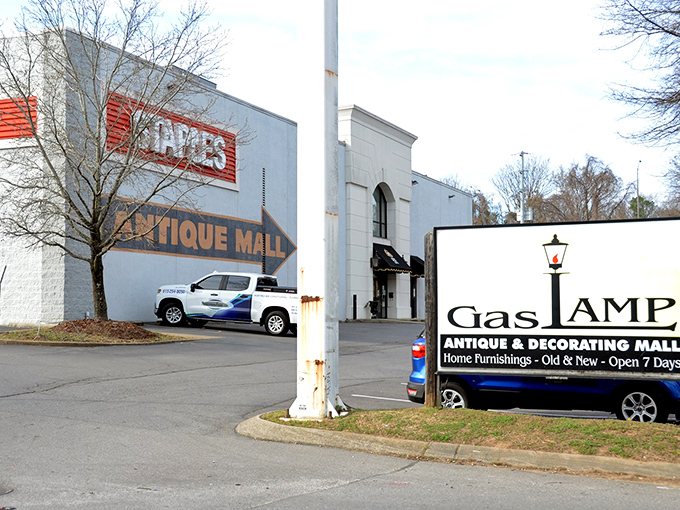 That pristine exterior promises serious antique business - no dusty barn vibes here, just pure professionalism.