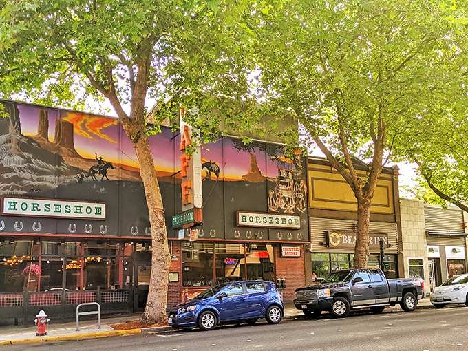 This Western-themed caf&eacute; proves that good breakfast and great atmosphere make the perfect morning partnership.