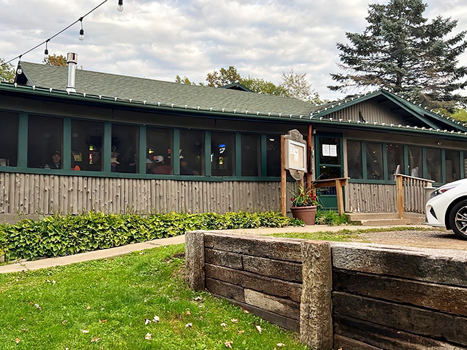 String lights and wraparound windows make Lonesome Pine the perfect rustic retreat. Inside those walls, prime rib perfection awaits.