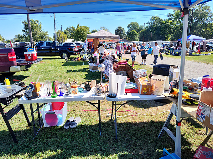 A collector&rsquo;s dream: vintage glassware and quirky novelties waiting for a new home. The hunt for that perfect knick-knack is on!