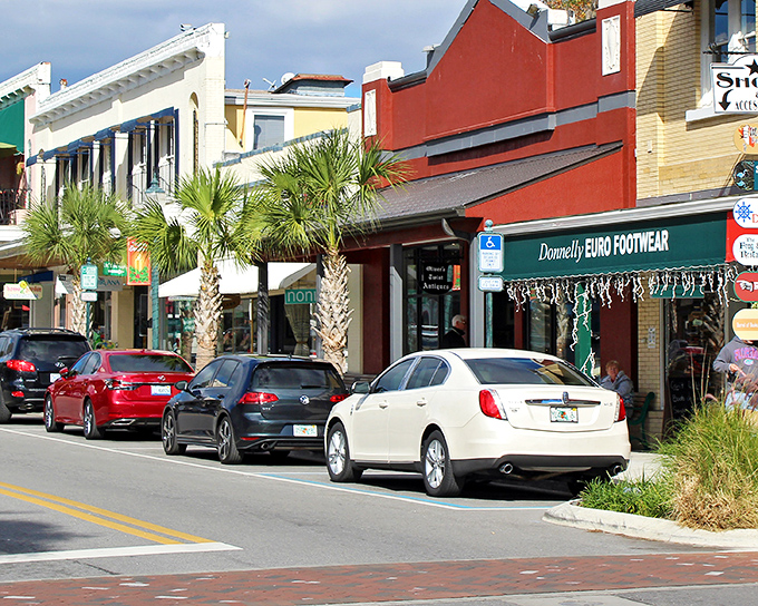 Palm trees and pastel storefronts give Mount Dora's downtown a distinctly Florida flavor with a dash of small-town Americana.
