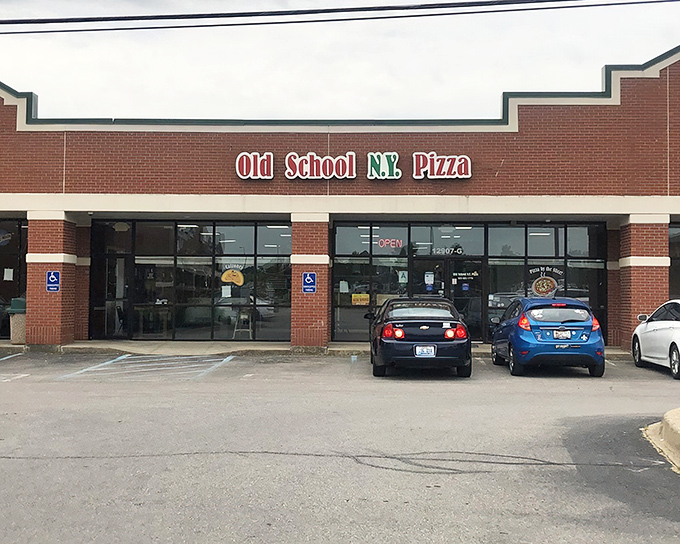 This unassuming strip mall hides Louisville's answer to Manhattan's finest foldable slices &ndash; pizza treasure hunting at its best!