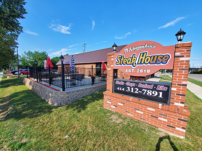 The patio at Milwaukee Steakhouse beckons like an oasis for carnivores. Those wrought iron fences are keeping the vegetarians at bay!