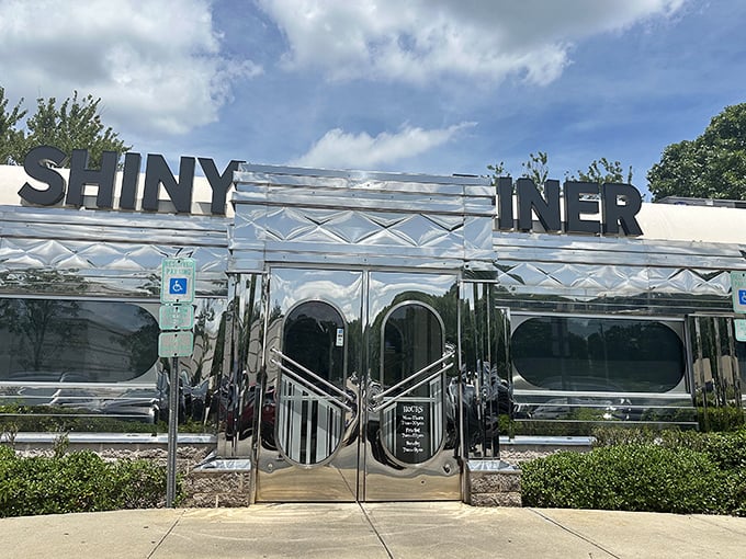 Polished to perfection, this silver beauty beckons with the promise of hash browns that crackle and coffee that never stops flowing.