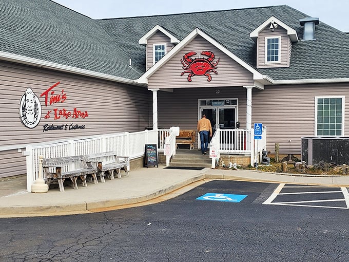 This crabhouse sits pretty on Lake Anna, where fresh seafood meets small-town hospitality in perfect harmony.