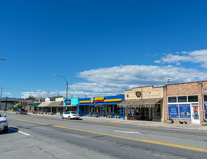 Tonasket's sun-drenched main street offers everything a retiree needs &ndash; essentials within walking distance and mountain views that never get old.