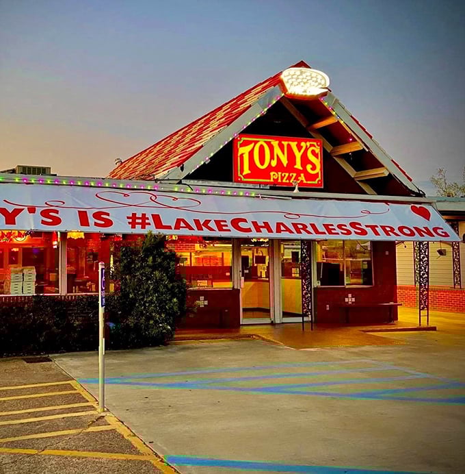"Lake Charles Strong" indeed &ndash; this local landmark has the kind of pizza worth building a community around.