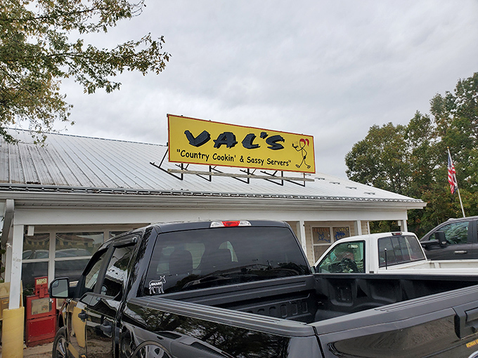 This unassuming roadside spot hides breakfast treasures within. Sometimes the best meals come from the most humble kitchens.