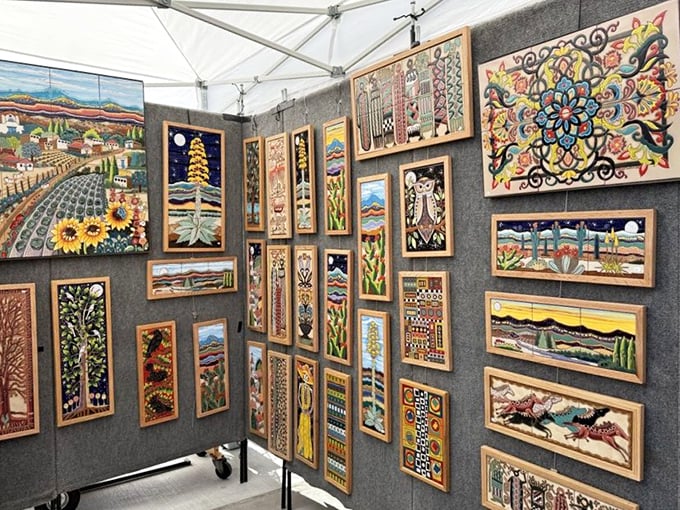 Not just food for the stomach but food for the soul&mdash;local artists transform the market into an impromptu gallery of vibrant Southwestern expression.